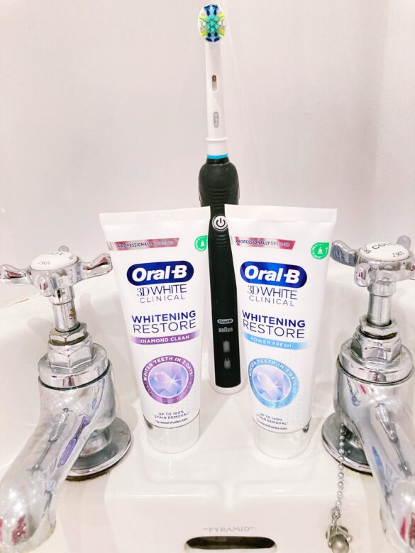 Oral B 3D White Clinical Toothpaste Review - Invisibly Me